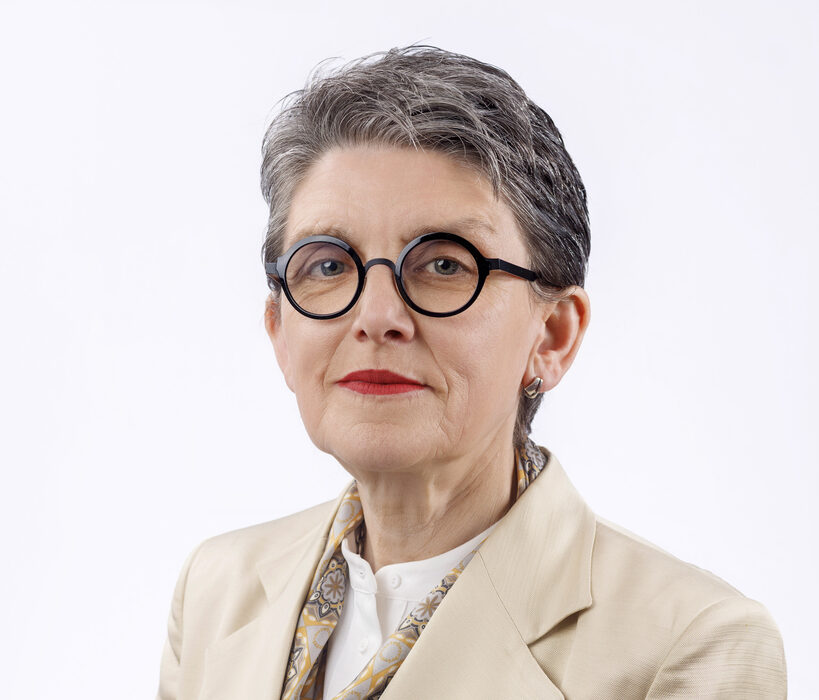 Frances O'Connell - TUS
